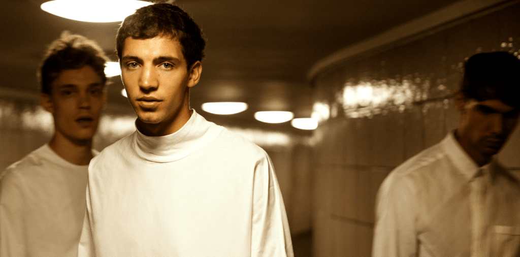 FJAAK: Alle Wege führen aus Spandau