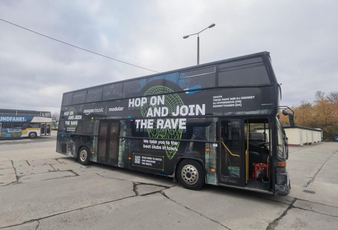 Hop On And Join The Rave: Amazon Music bringt euch mit dem Rave-Bus zum ...