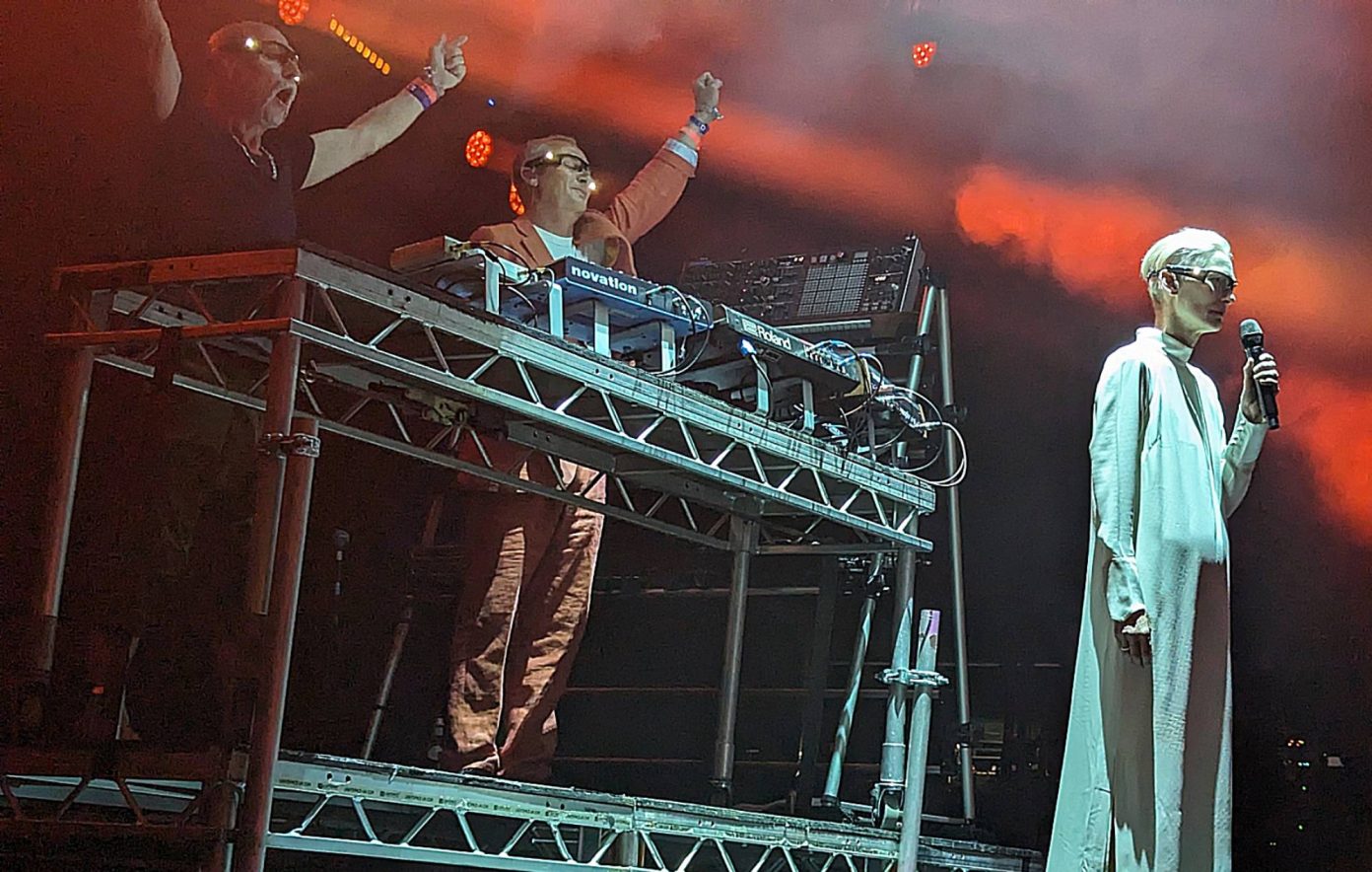 Orbital: Duo veröffentlicht Song mit Oscarpreisträgerin